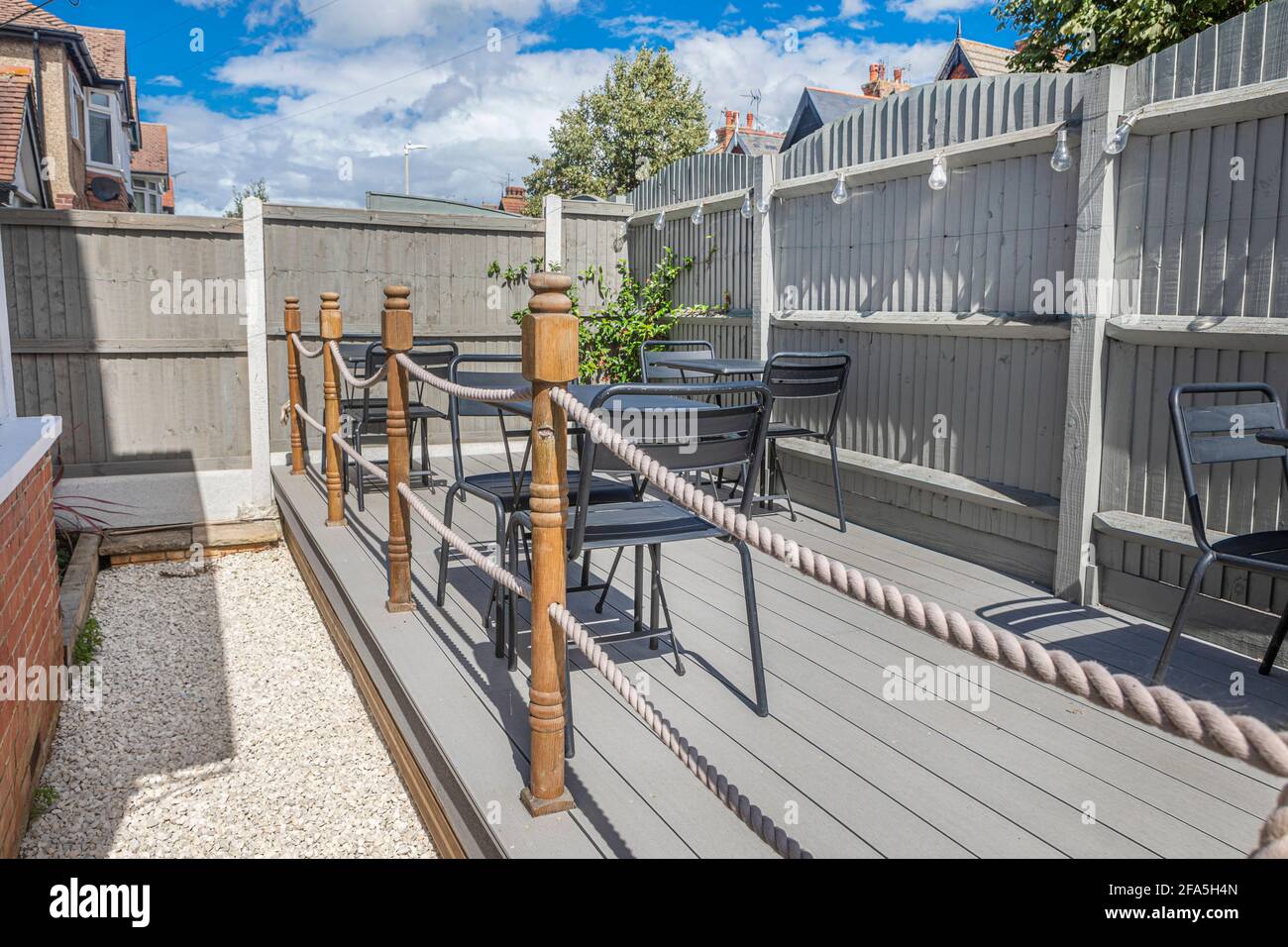 Tables and chair hi-res stock photography and images - Alamy