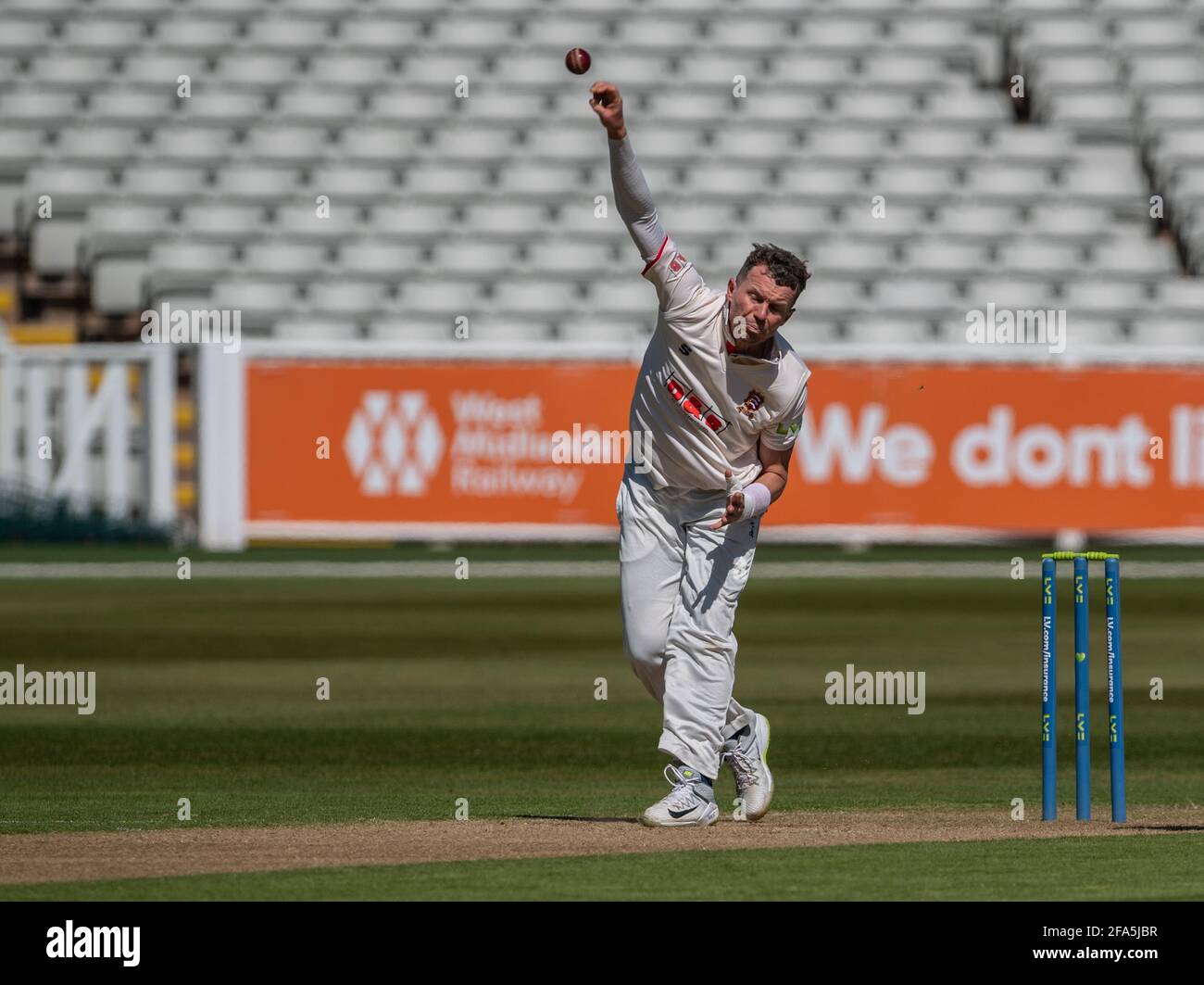 Siddle hi-res stock photography and images - Alamy
