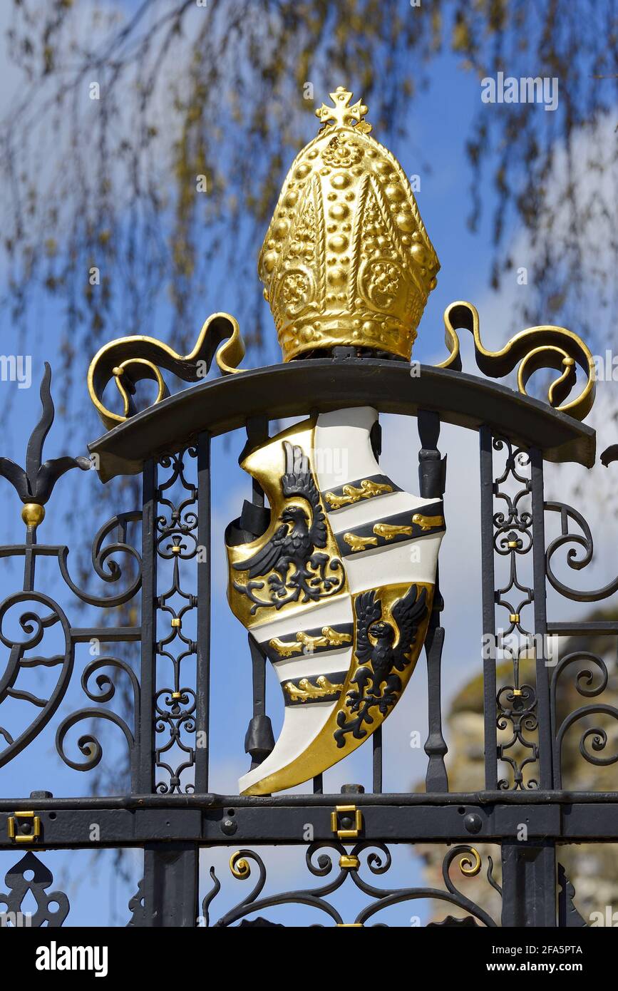 Canterbury, Kent, UK. Canterbury Cathedral, gates of the Old Palace ...
