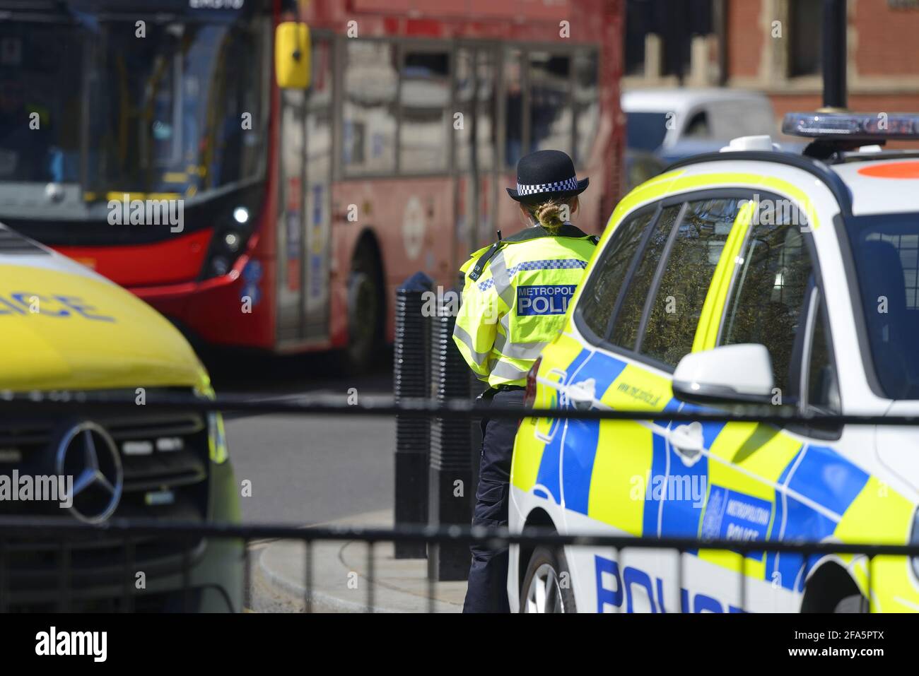 Police female uniform london hi-res stock photography and images - Alamy