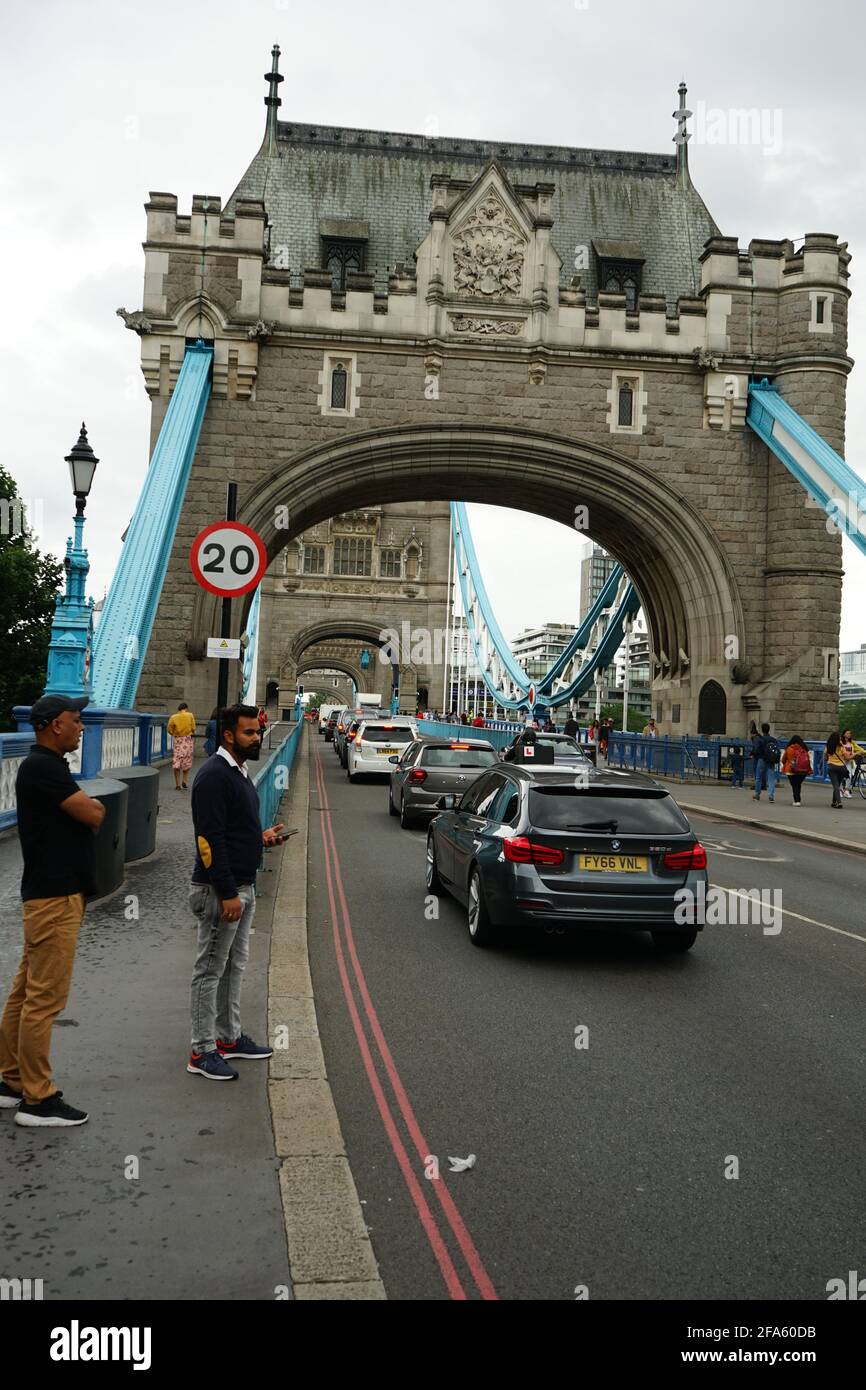 Traffic on London Tower Bridge in London, England, U.K Stock Photo - Alamy
