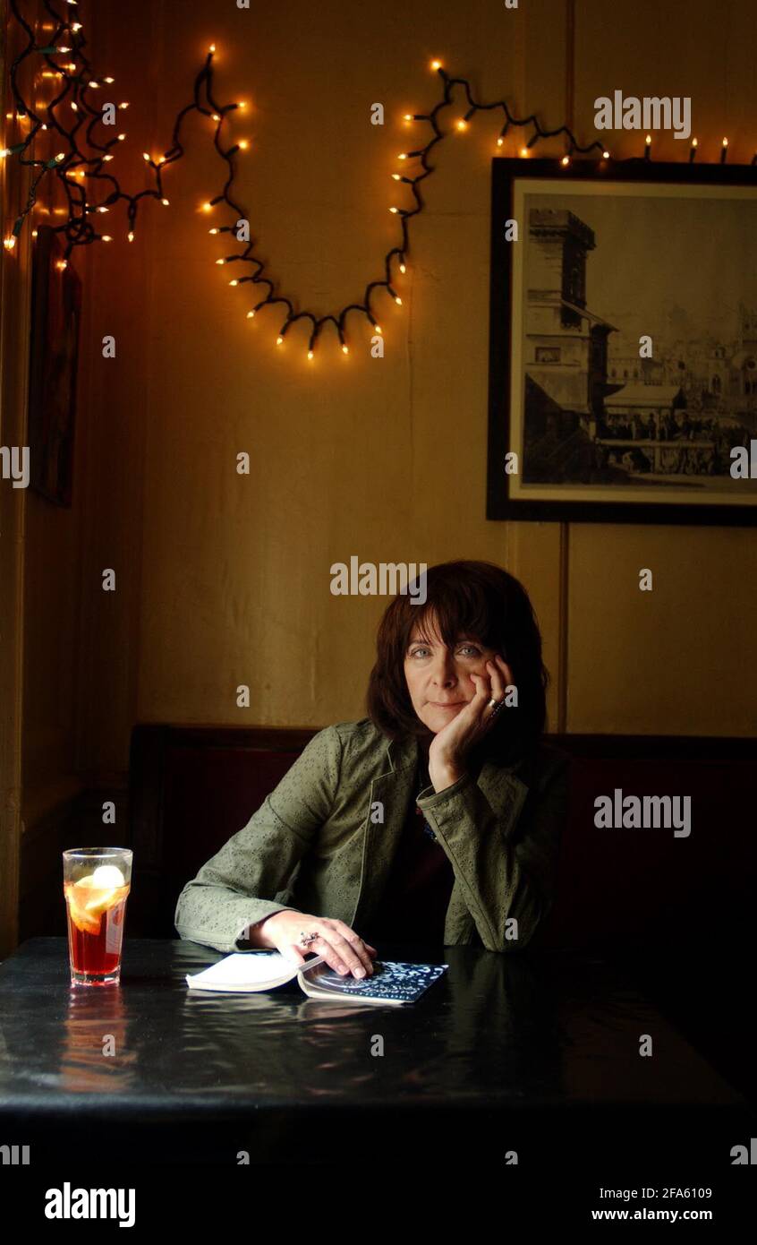 THE POET RUTH PADEL.19/7/04 PILSTON Stock Photo - Alamy