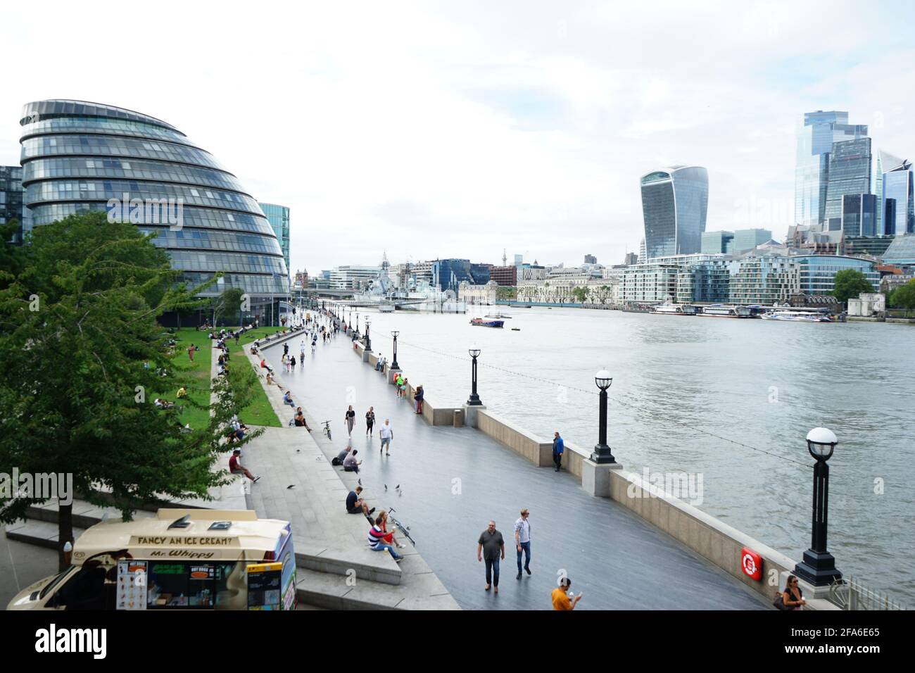 Thames overlooking business hi-res stock photography and images - Alamy