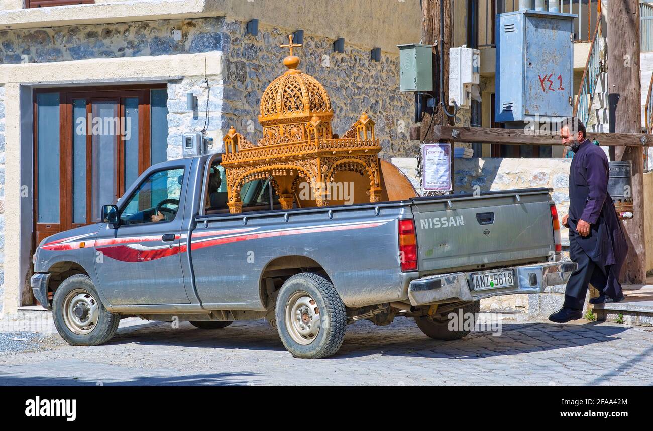 Street scene in Crete Stock Photo - Alamy
