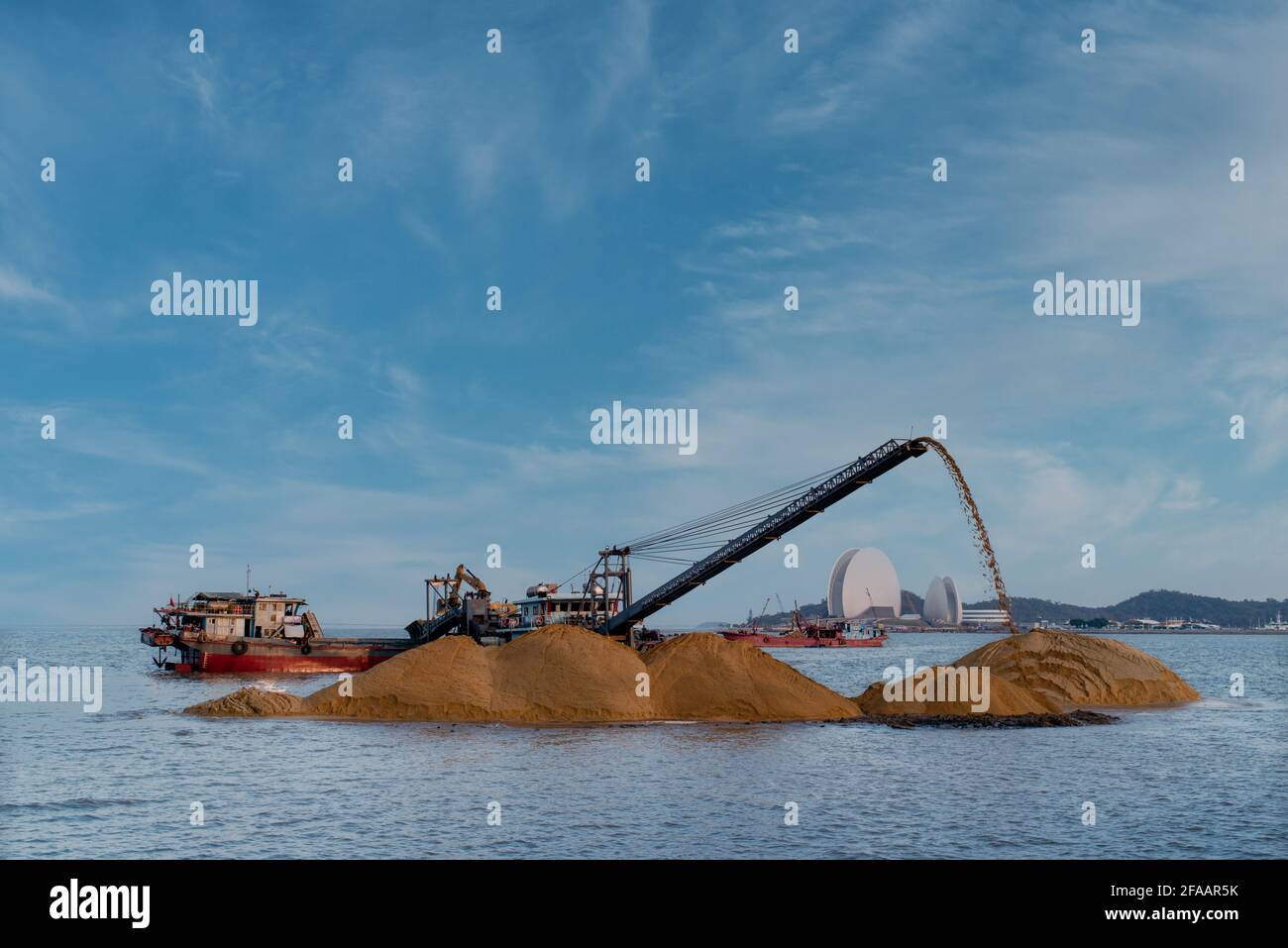 Artificial beach hi-res stock photography and images - Alamy