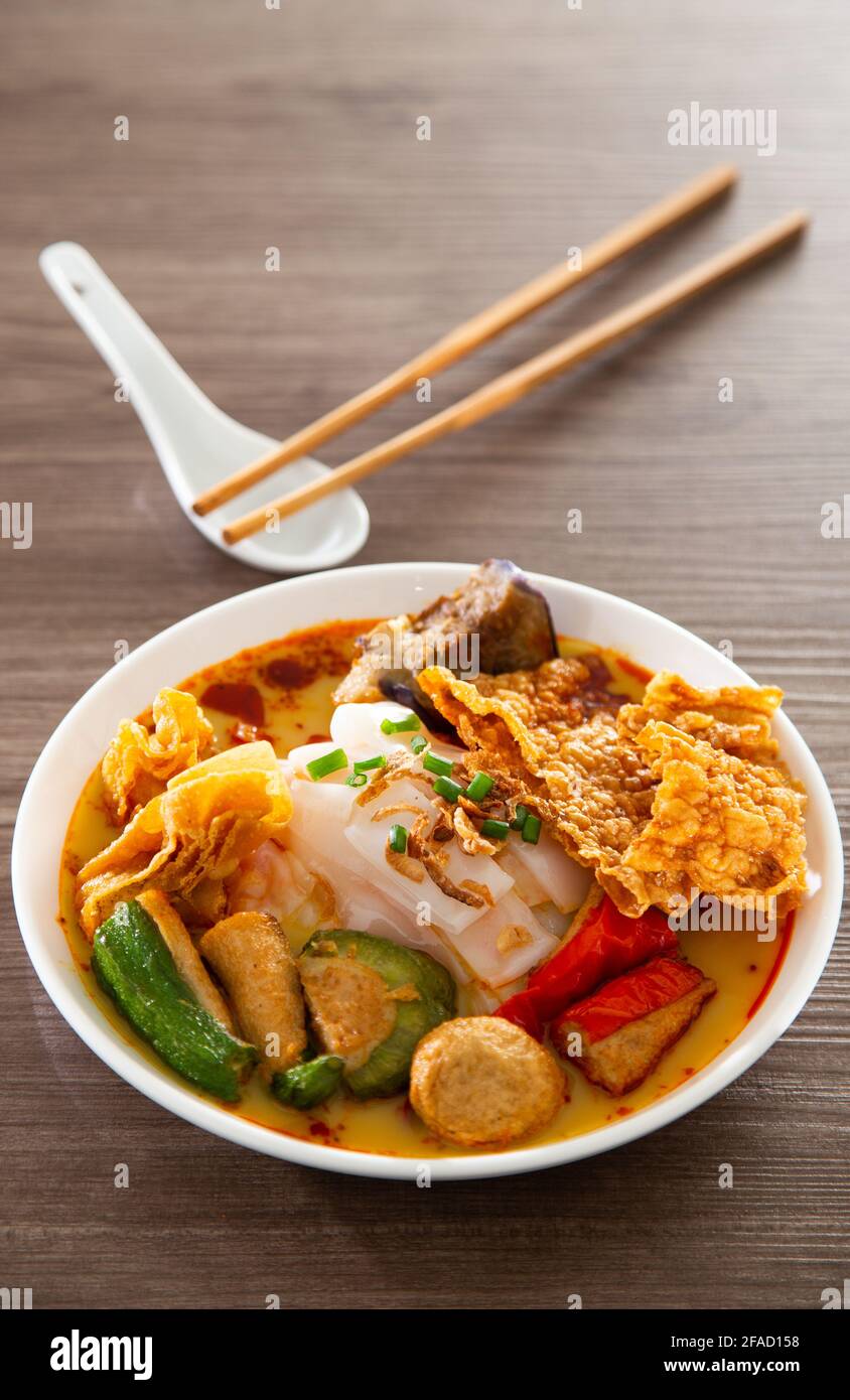 Curry Chee Cheong Fun or Rice Noodle served with yong tau foo Stock ...