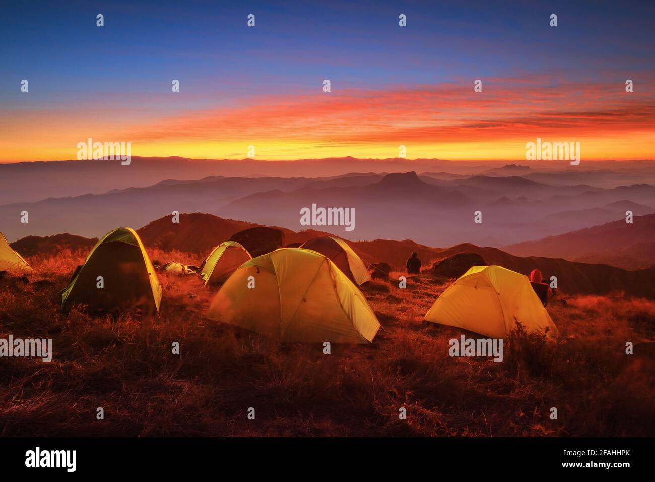 Desert top view tent hi-res stock photography and images - Alamy