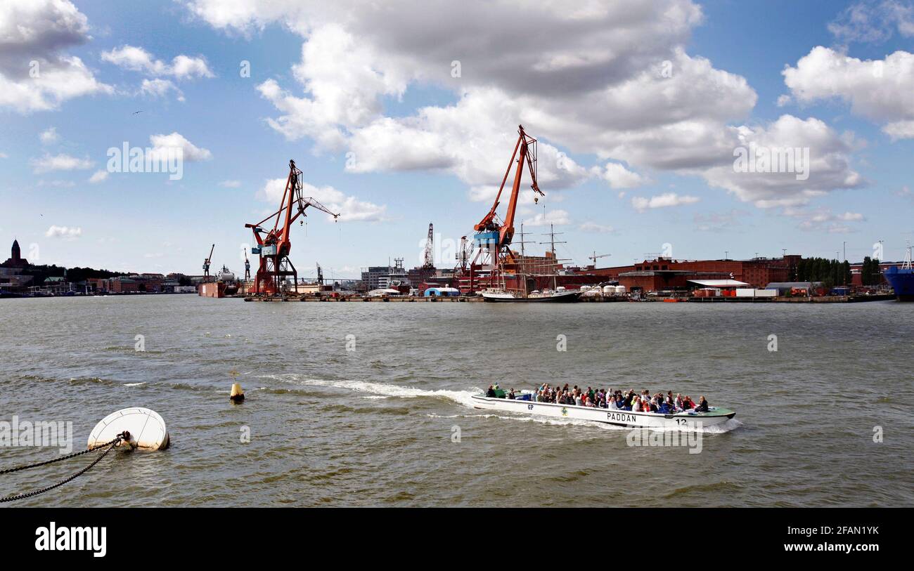Sightseeing boat, Paddan, in the harbor of Gothenburg Stock Photo - Alamy