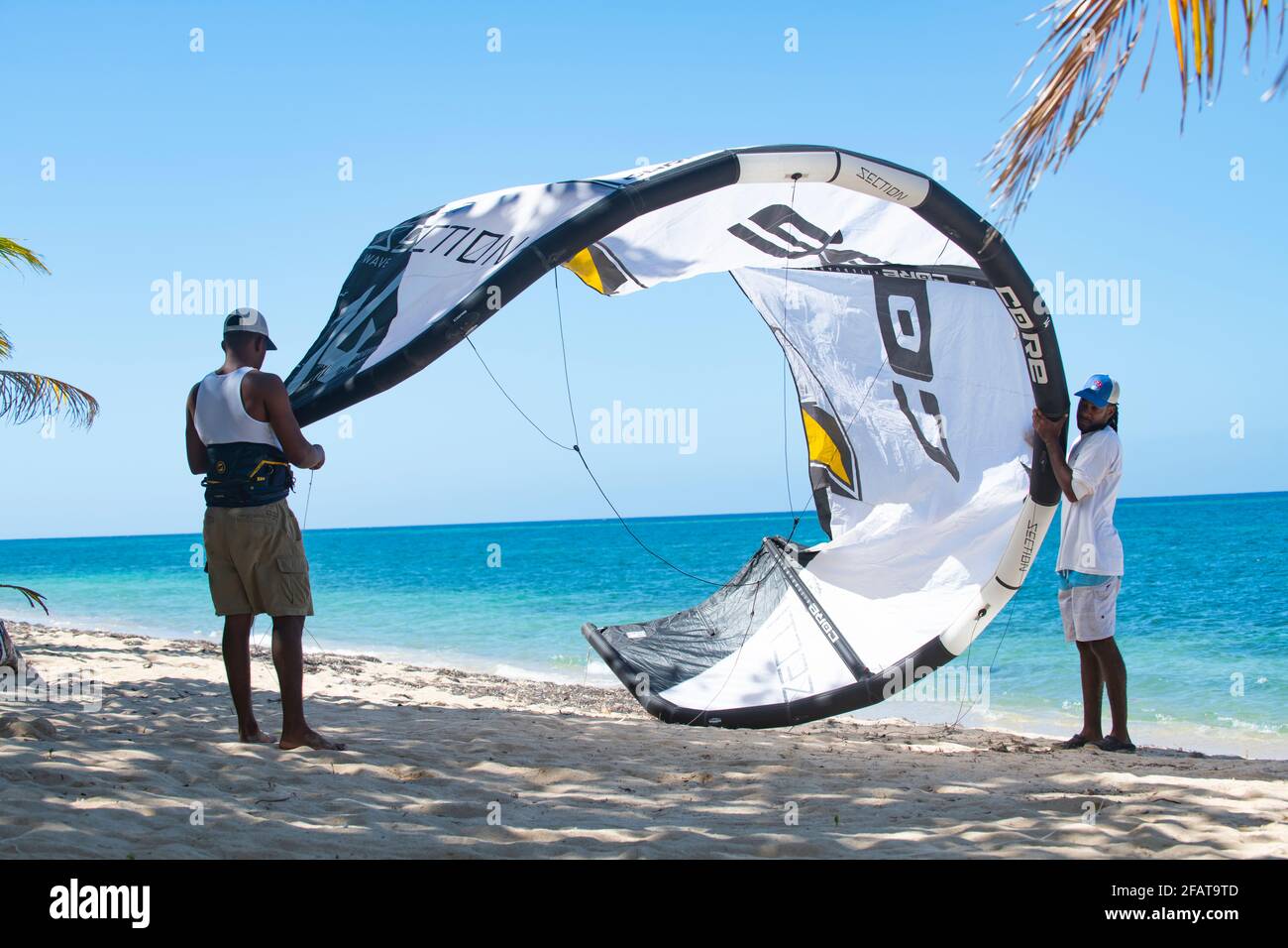 Roatan honduras surf hi-res stock photography and images - Alamy