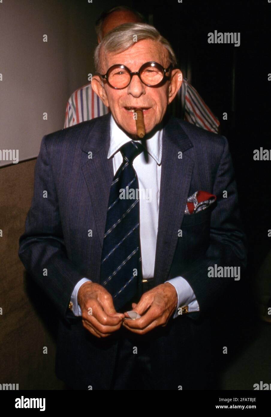 George burns 1980s hi-res stock photography and images - Alamy
