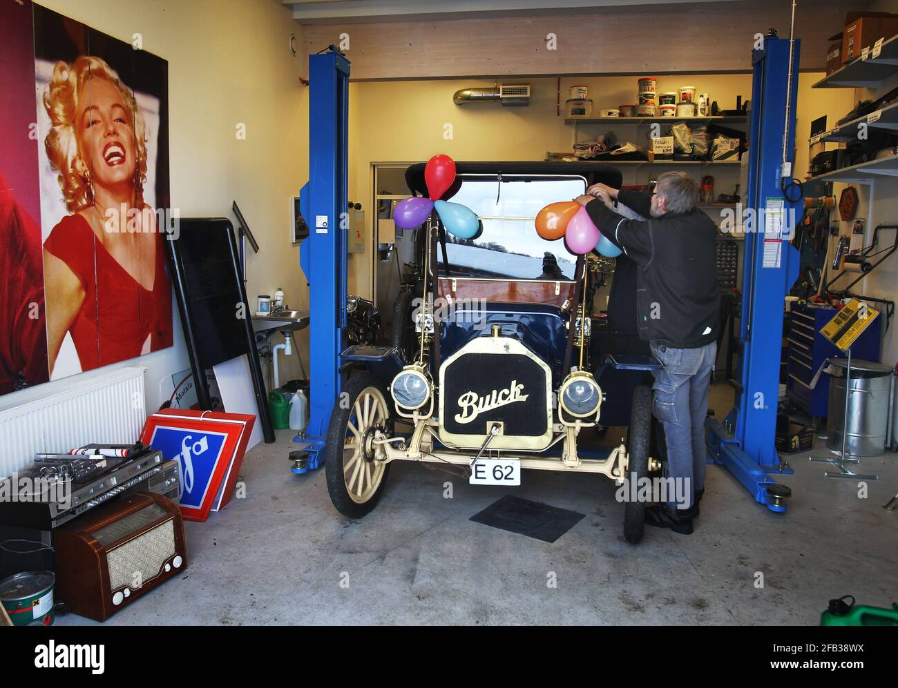 100 year old car hi-res stock photography and images - Alamy