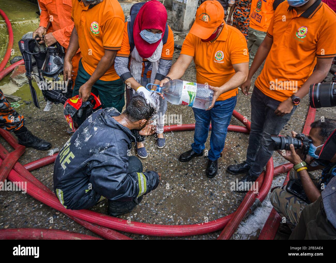 Factory units fire hi-res stock photography and images - Alamy