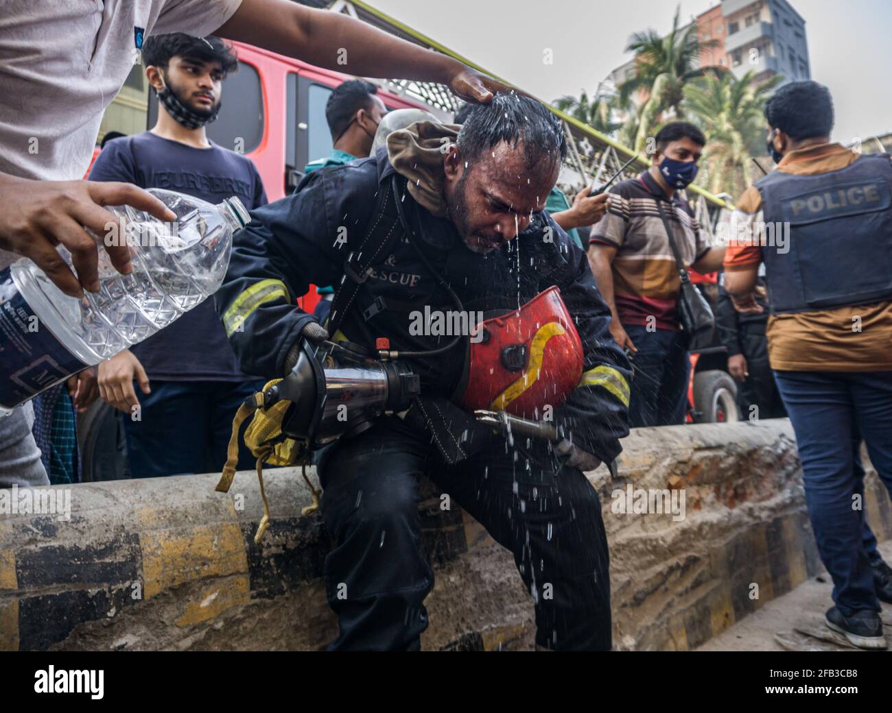 Factory units fire hi-res stock photography and images - Alamy
