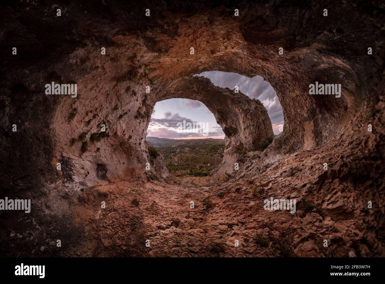 Cavern architecture hi-res stock photography and images - Alamy