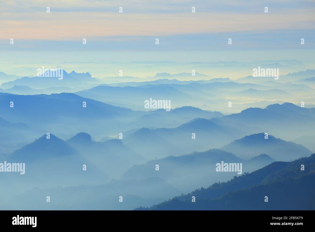 Mountain range in the morning Have beautiful light Stock Photo - Alamy