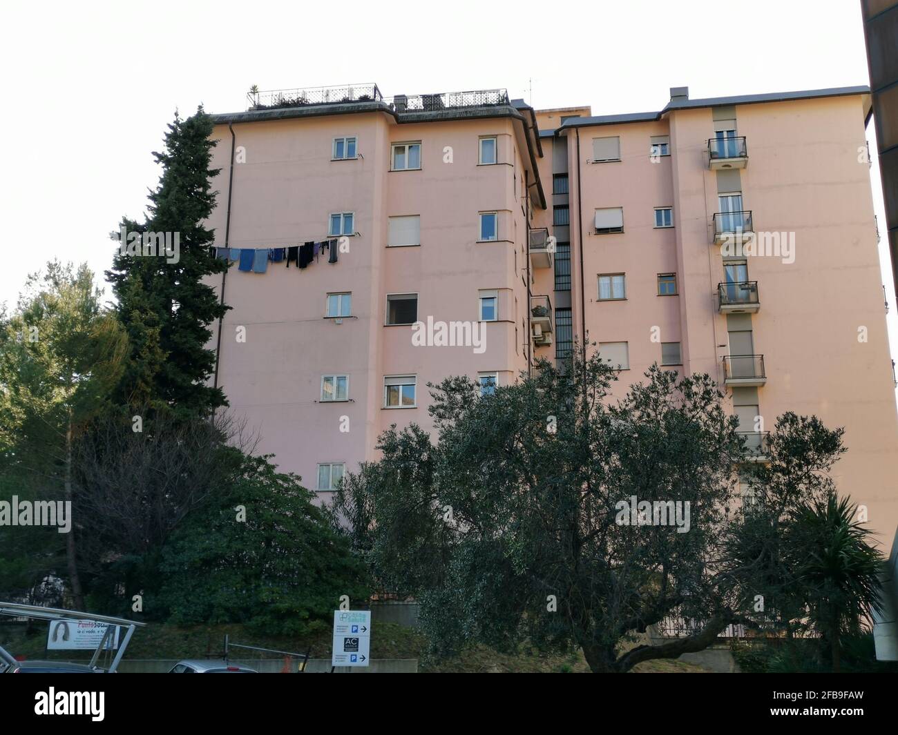 Impressive facades hi-res stock photography and images - Alamy