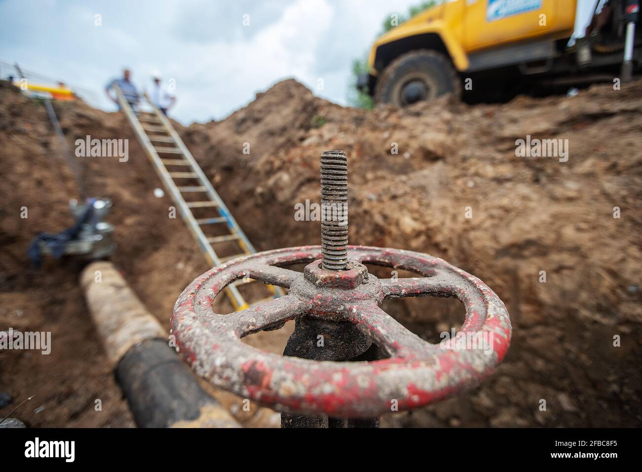 Male pipe wrench in gas hi-res stock photography and images - Alamy