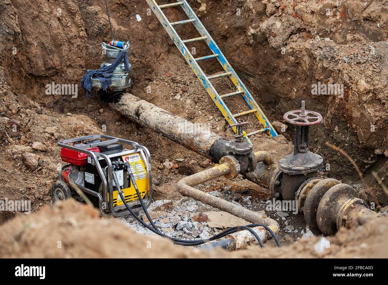 Male pipe wrench in gas hi-res stock photography and images - Alamy