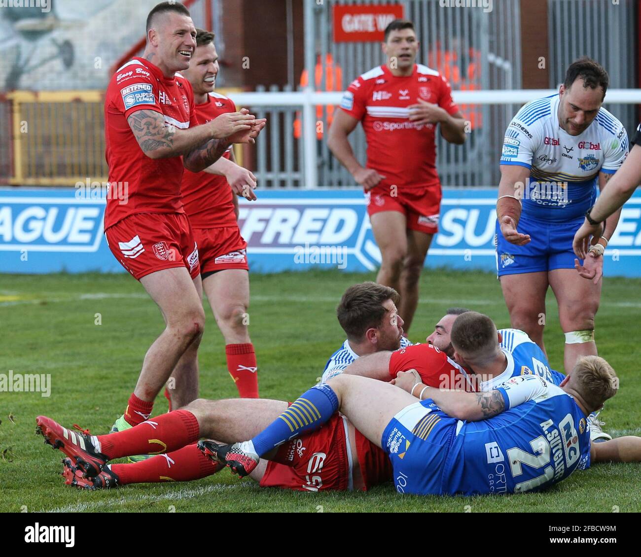 Kane Linnett (12) of Hull KR goes over for his second try Stock Photo ...