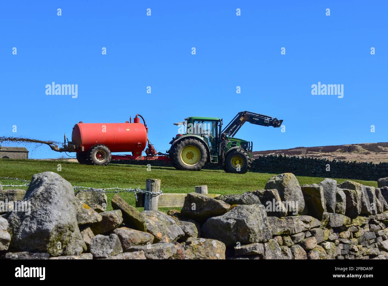 Muck spreading hi-res stock photography and images - Alamy
