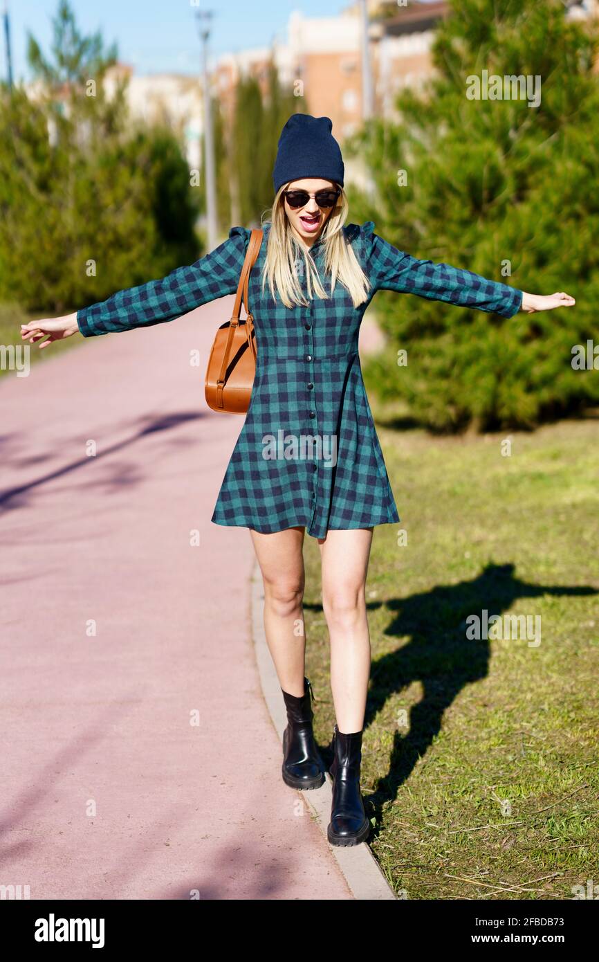 Curb image hi-res stock photography and images - Alamy