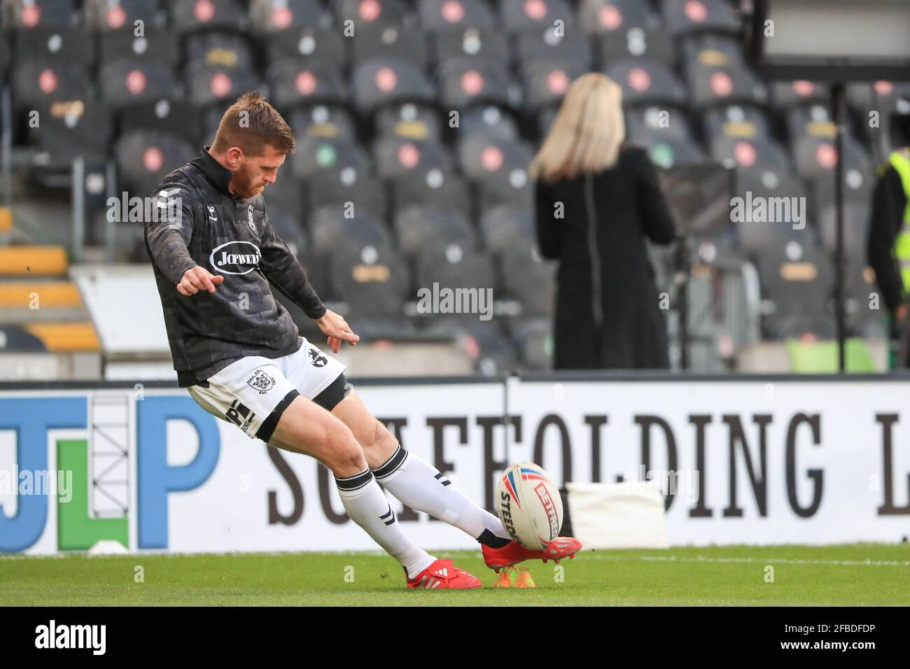 Marc Sneyd (7) of Hull FC during pre-game warm up Stock Photo - Alamy