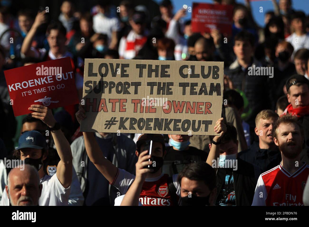 Arsenal fans banner emirates stadium hi-res stock photography and ...