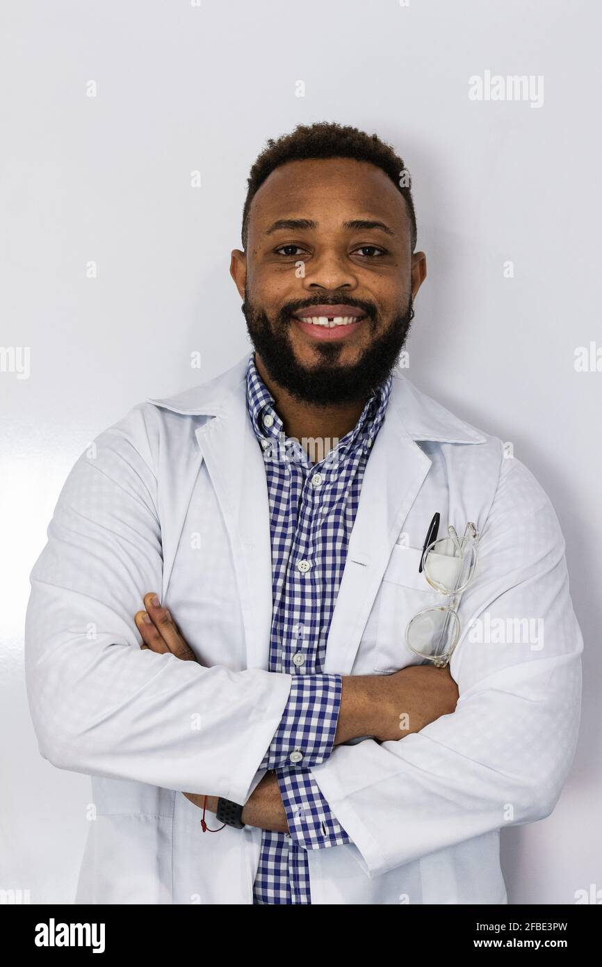 Doctor diversity hi-res stock photography and images - Alamy