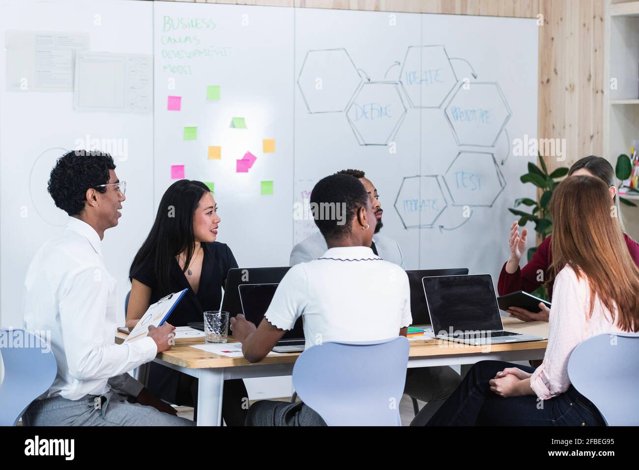 Discussion board hi-res stock photography and images - Alamy