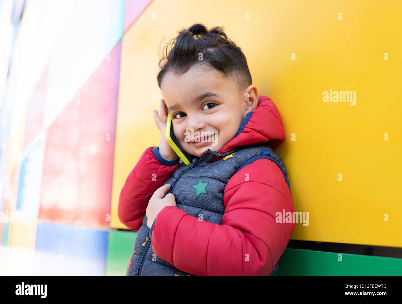 Children talking smiling hi-res stock photography and images - Alamy