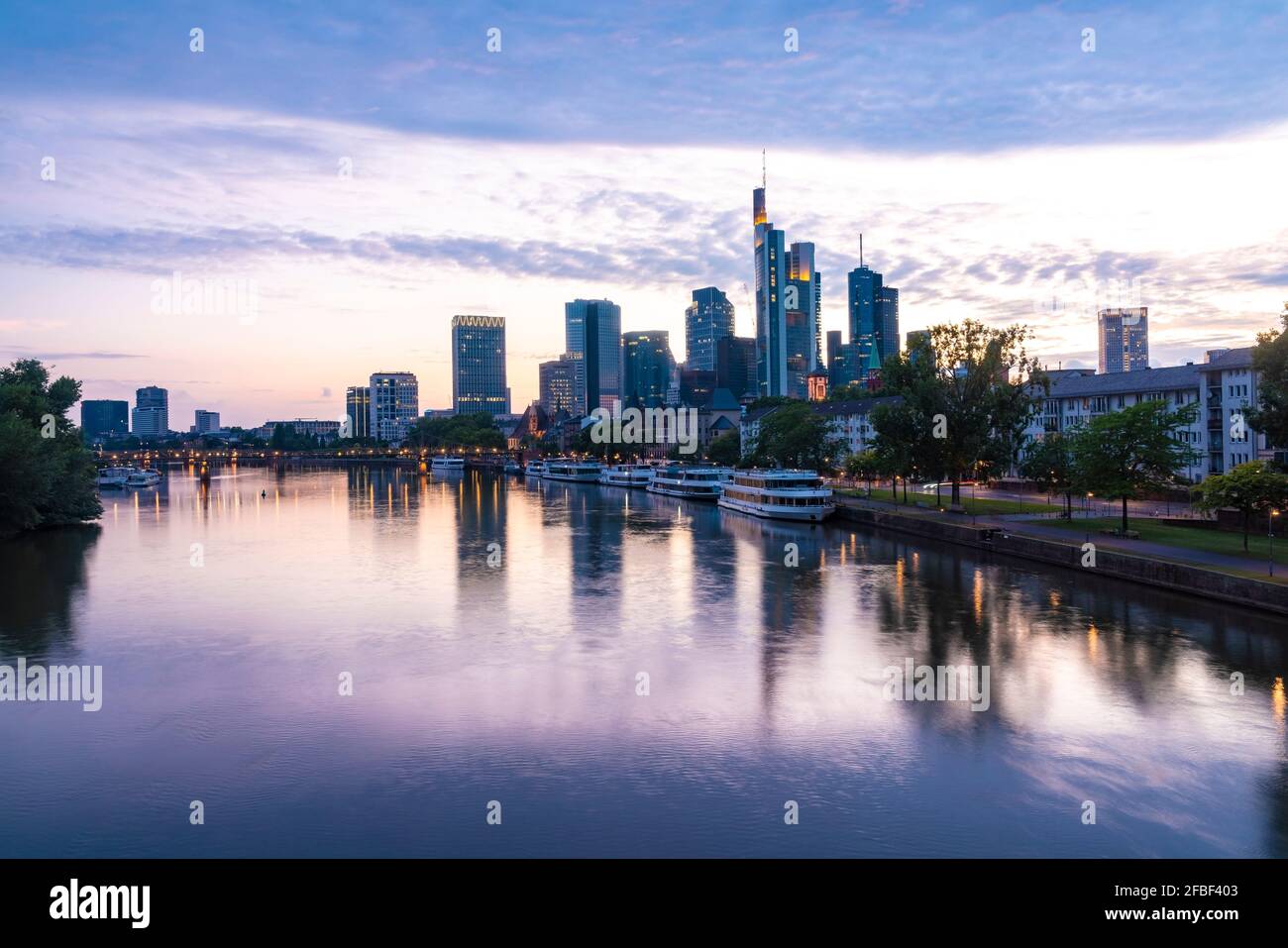 Frankfurt at river main hi-res stock photography and images - Alamy