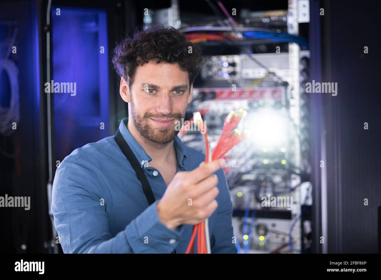 Data center support specialist image hi-res stock photography and ...