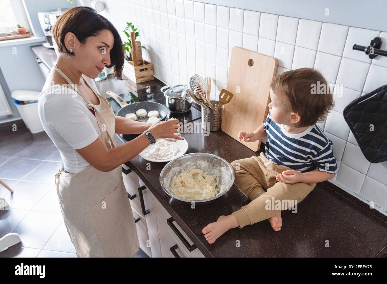 Child parent talking hi-res stock photography and images - Alamy
