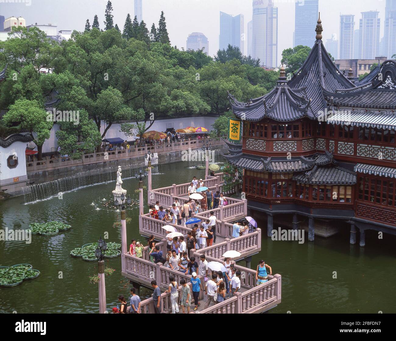 Zigzag bridge yu yuan yu hi-res stock photography and images - Alamy