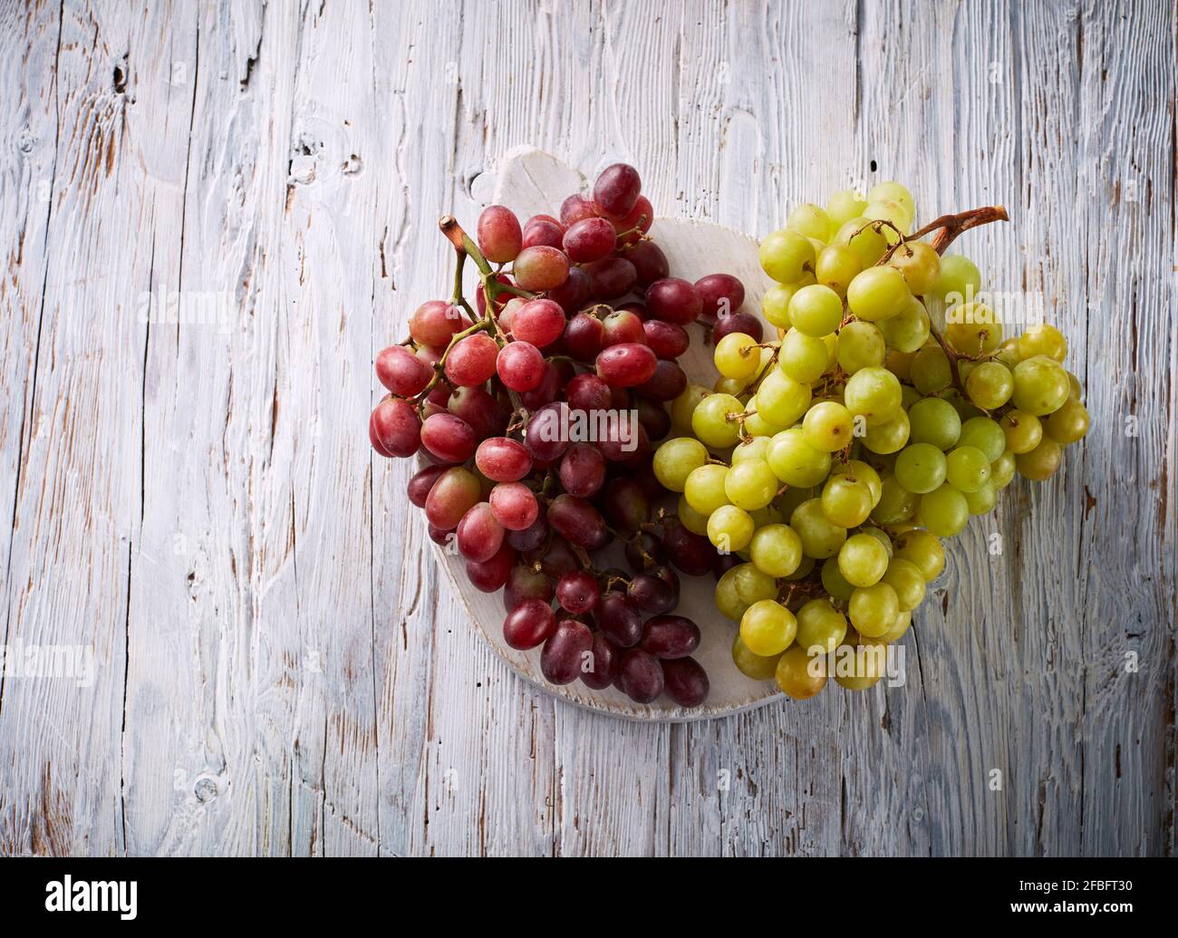 Grapes shot hi-res stock photography and images - Alamy