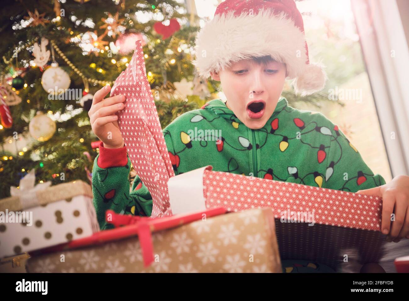 Unwrapping hi-res stock photography and images - Alamy