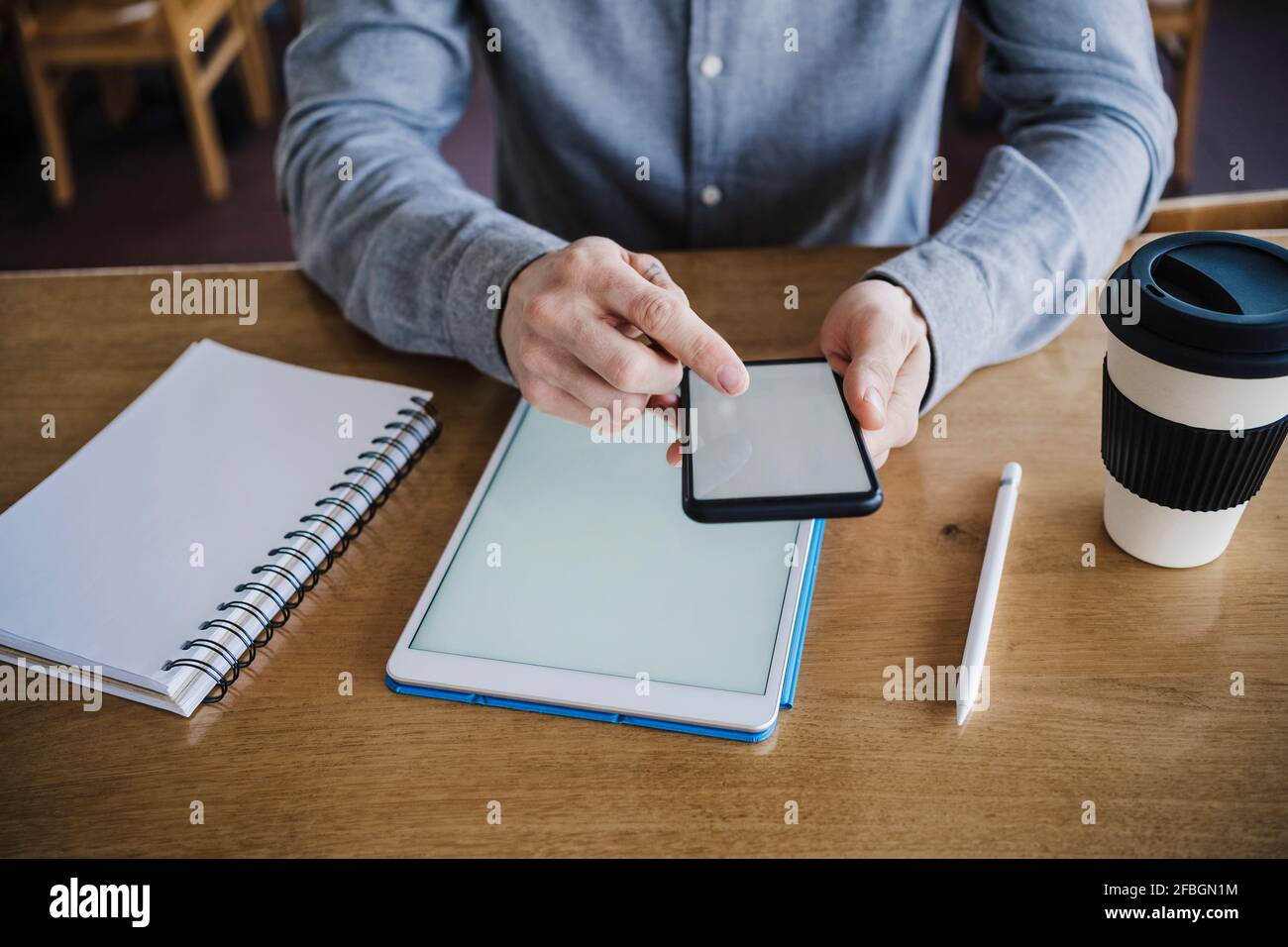 Male businessperson hi-res stock photography and images - Alamy