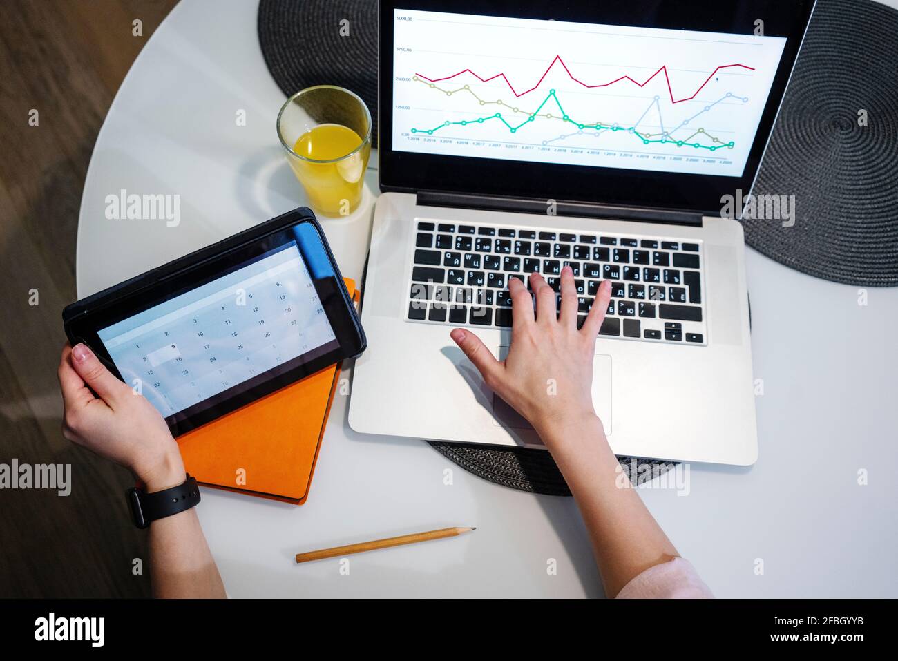 Digital calculation hi-res stock photography and images - Alamy