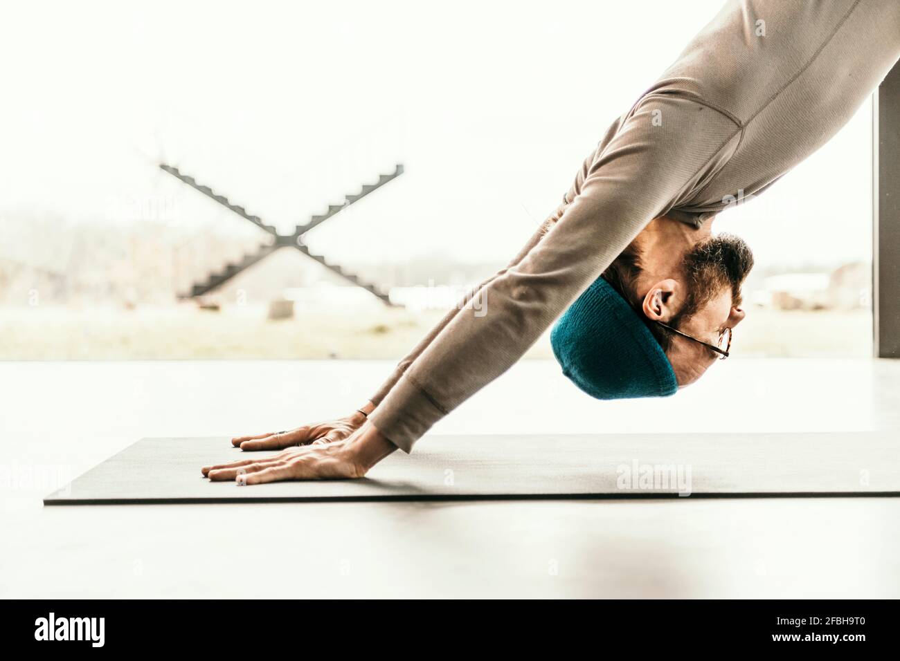 Male yoga teacher hi-res stock photography and images - Alamy