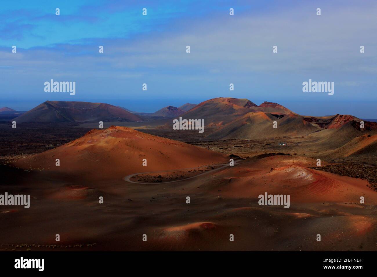 Parque nacional de timanfaya volcanic field hi-res stock photography ...