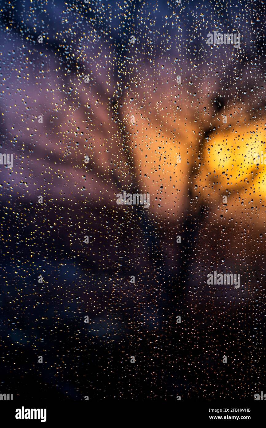Rain drops on window hi-res stock photography and images - Alamy