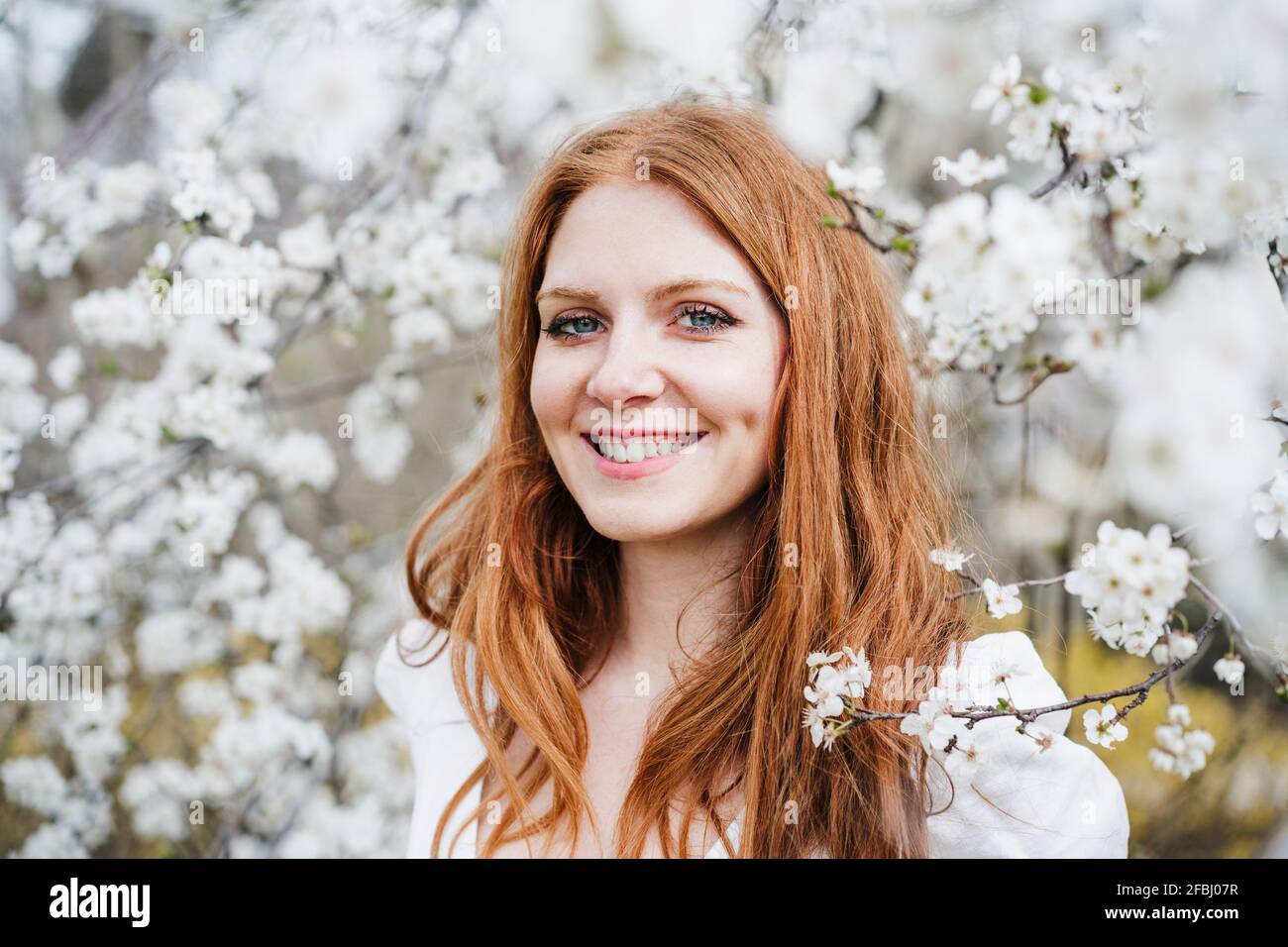 Happy white woman hi-res stock photography and images - Alamy