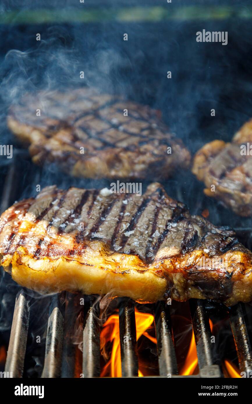 Flame grilled steaks hi-res stock photography and images - Alamy