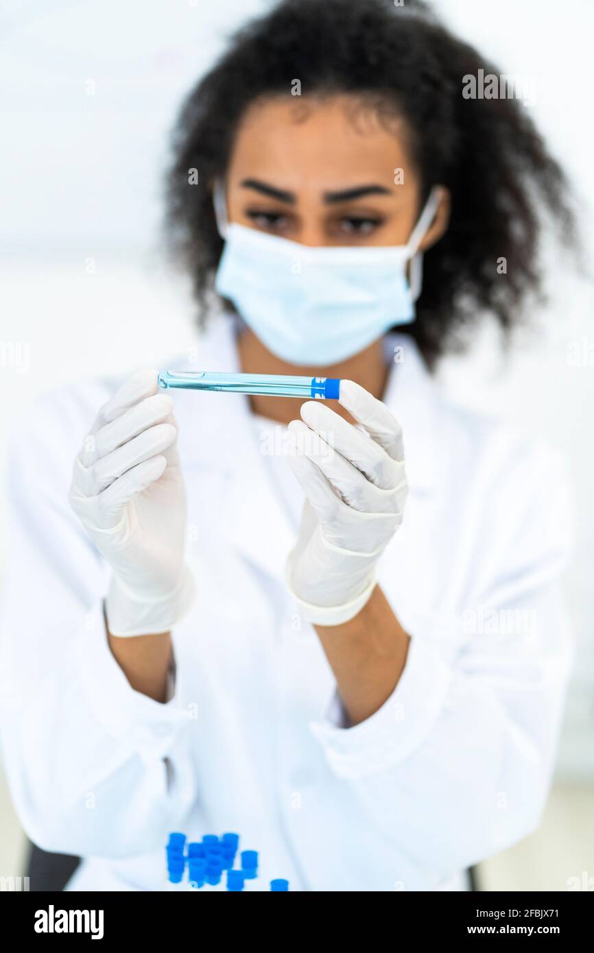 Test tube liquid hi-res stock photography and images - Alamy