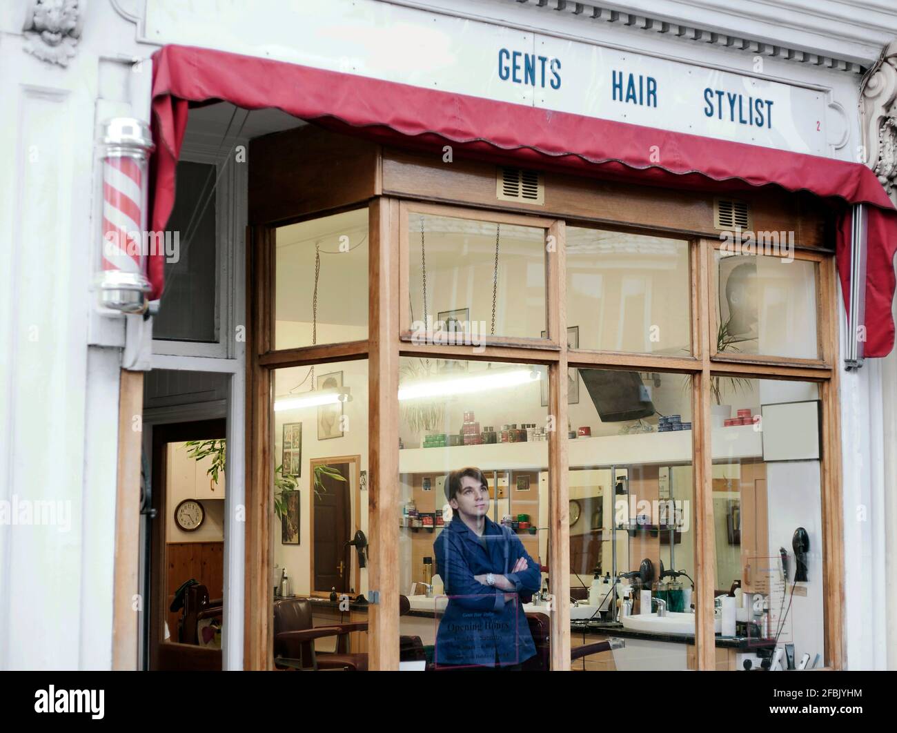 Hair salon shop window hi-res stock photography and images - Alamy