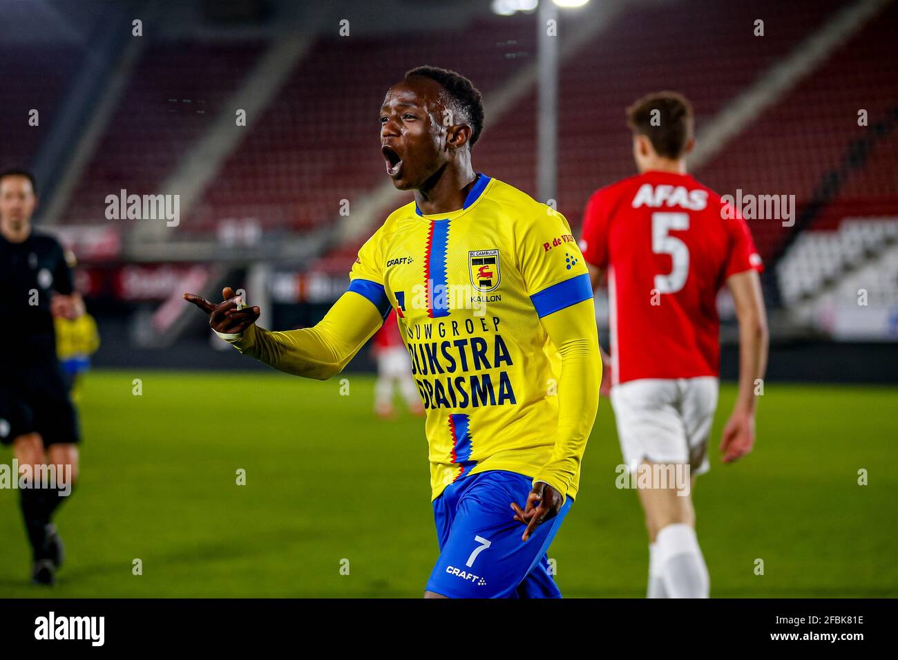 Issa kallon hi-res stock photography and images - Alamy