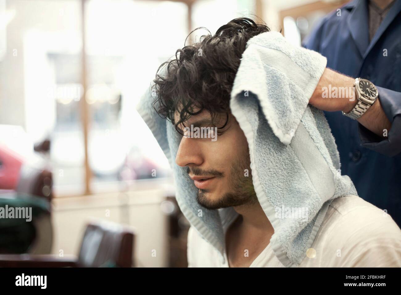 Barber hands hi-res stock photography and images - Alamy