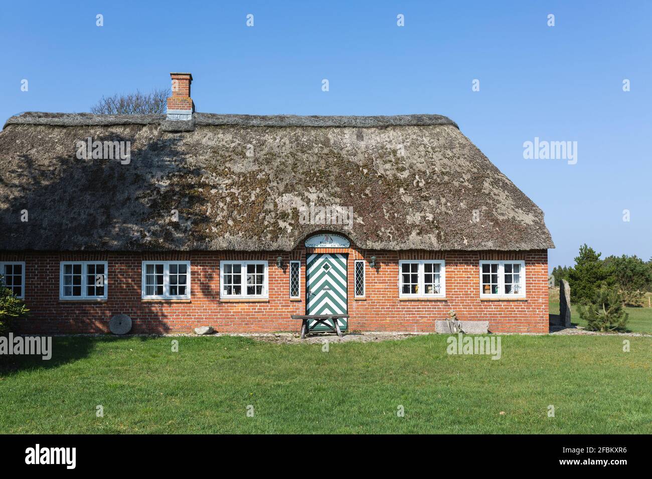 Rustic roof hi-res stock photography and images - Alamy