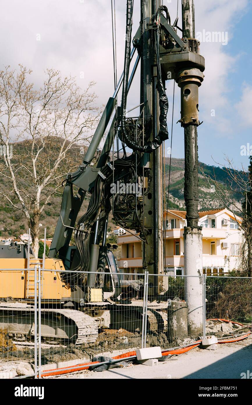 Hydraulic rotary drilling rig hi-res stock photography and images - Alamy