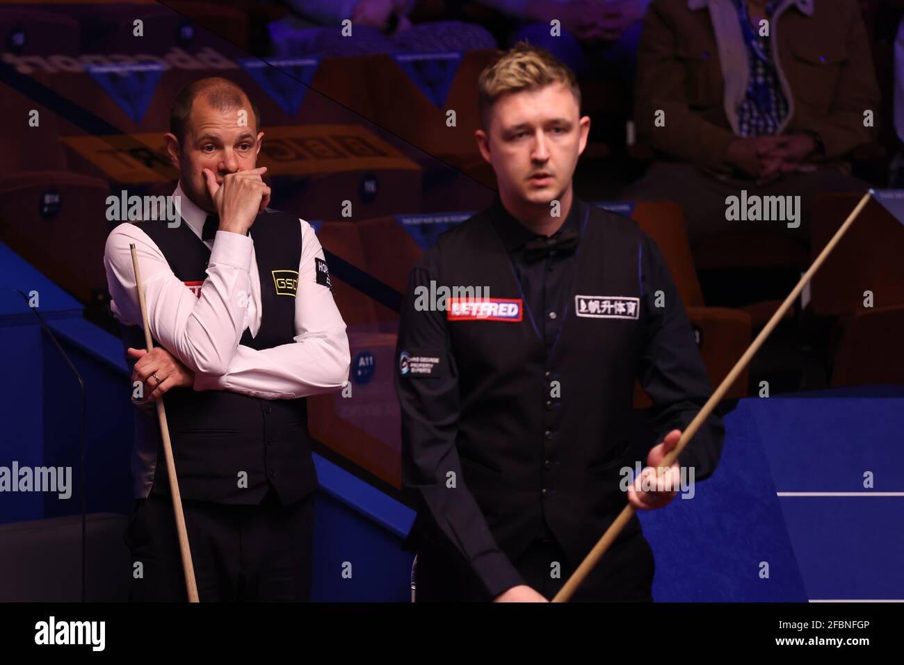 Barry hawkins kyren wilson hi-res stock photography and images - Alamy